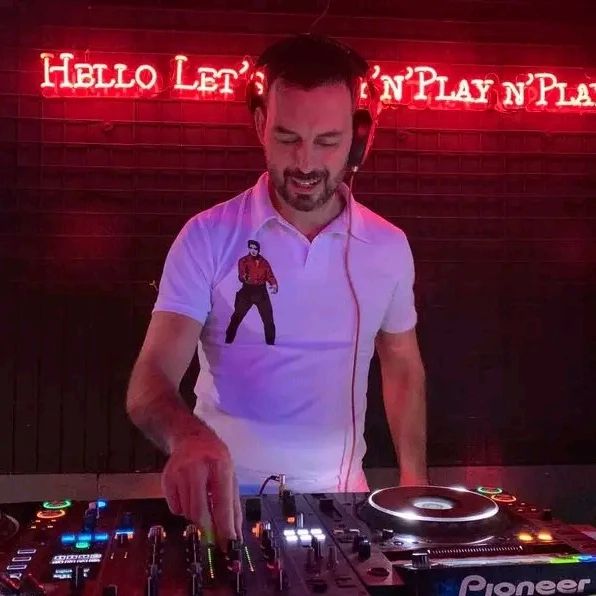 Draw, Paint, Think – Art, education and more with Jason Schell.